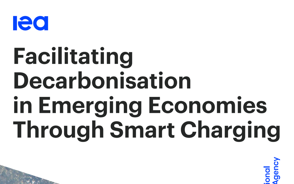 IEA - Decarbonisation through smart charging, IEA, Август 2023 ...